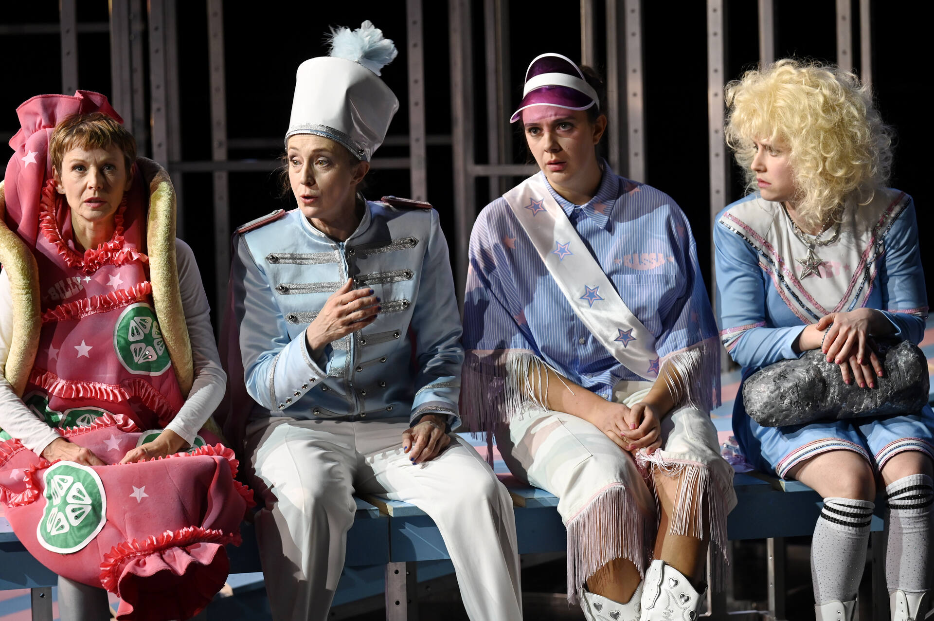 DAS ALLES IST NICHTS (für mich) | Uraufführung | Schauspiel ...